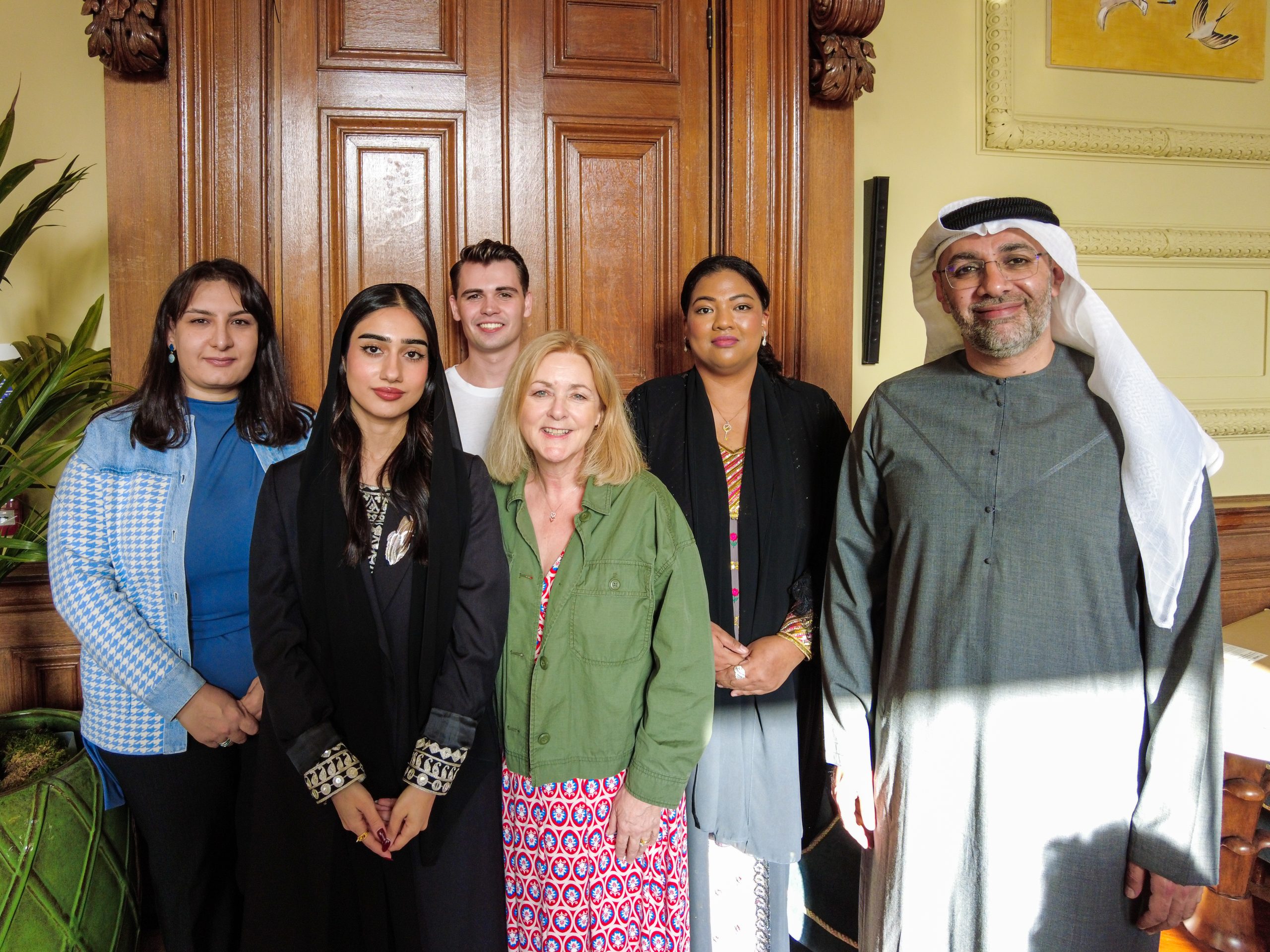 "دبي للثقافة" ومؤسسة الإمارات للآداب تضيئان على الإبداعات الإماراتية في ...